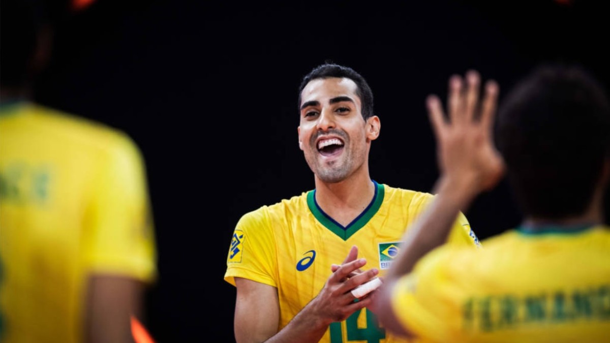 Celebridade olímpica, Douglas Souza tem canal de gameplays de LoL e é ...