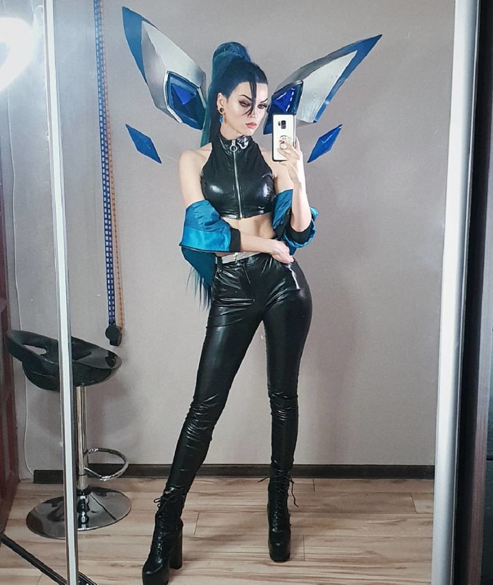 LoL: Cosplay de Kai'Sa K/DA The Baddest está pronta para partir seu ...