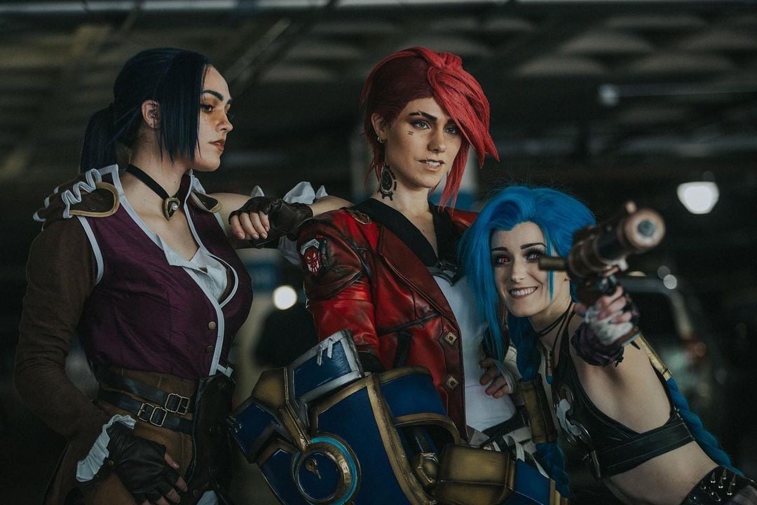 LoL: Cosplays de Vi e Jinx de Arcane são pura perfeição zaunita - Millenium