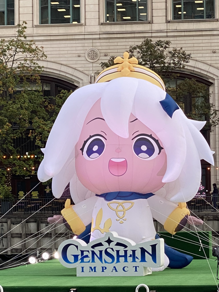 "Cadê as minhas férias, Viajante?": Paimon gigante surge em Londres ...