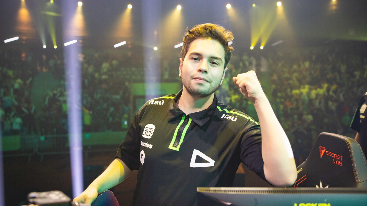 Less, da LOUD, passa mal antes de jogo contra DRX e vai a hospital após ...