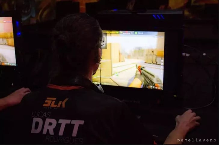 "Vendi o PC e fiz tratamento hormonal": Olga é a primeira técnica trans ...