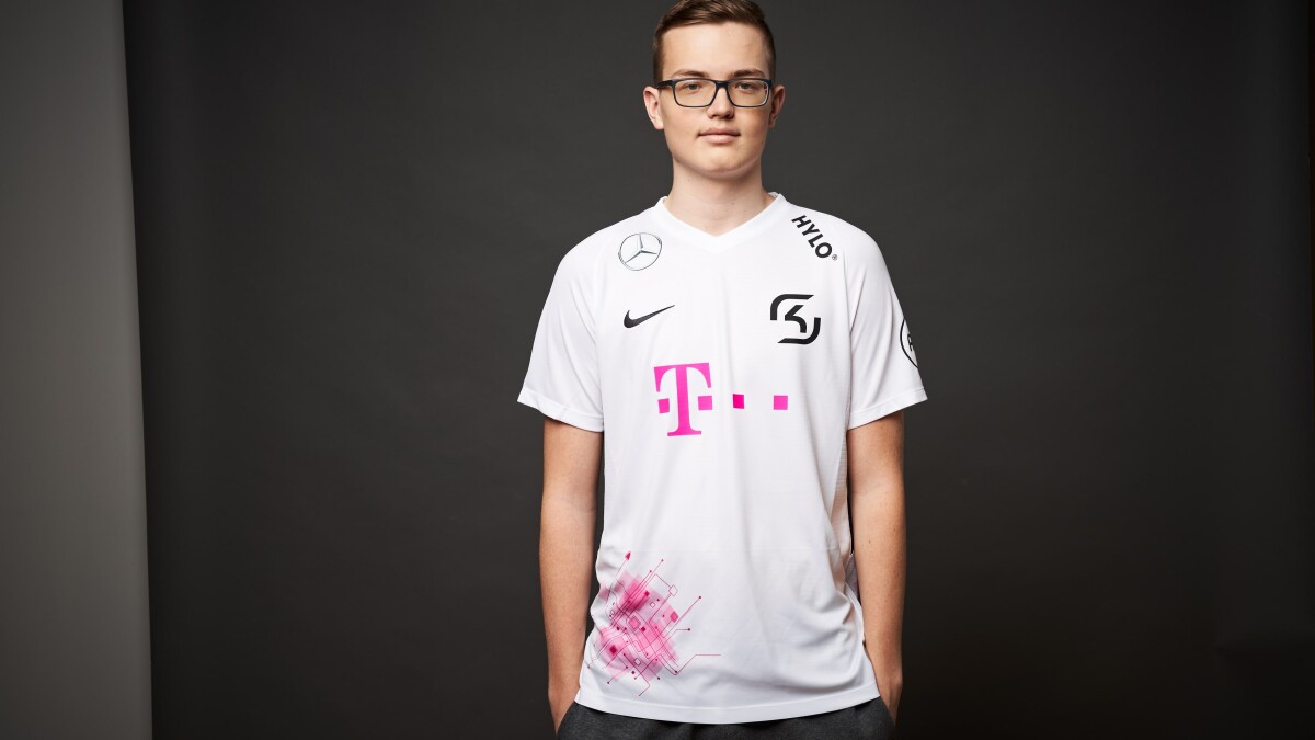 Ex-pro player de Clash Royale, Flobby morre aos 22 anos - Millenium